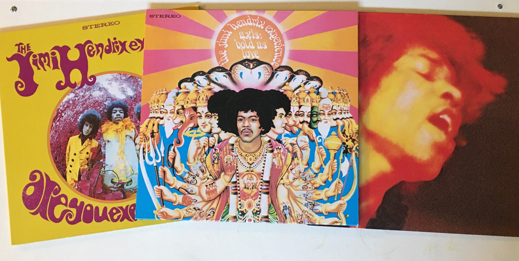 15 Groovy Jimi Hendrix gifts (2022) - Santa Read My Mind